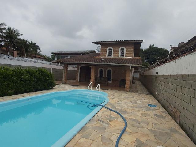 0060.00 Maranduba Casa Com Piscina 5 Dorm 14 Pess 60M Do Mar
