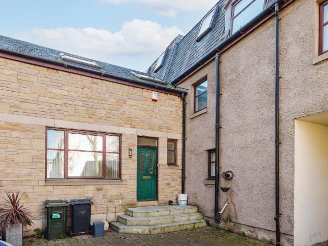 0061L Gayfield Place Lane, Edinburgh. 3 bed duplex to rent £1,775 pcm £410 pw