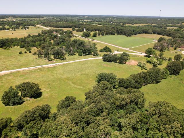 009 E Highway 32