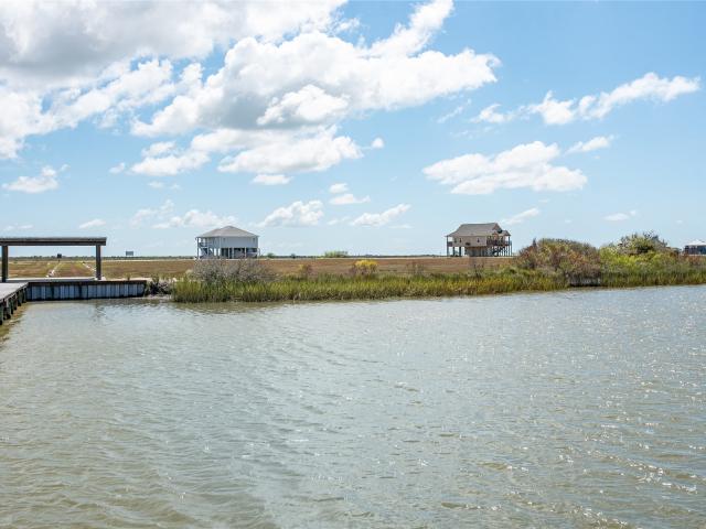 00 Bay Drive