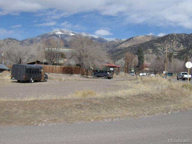 00 Golden Avenue