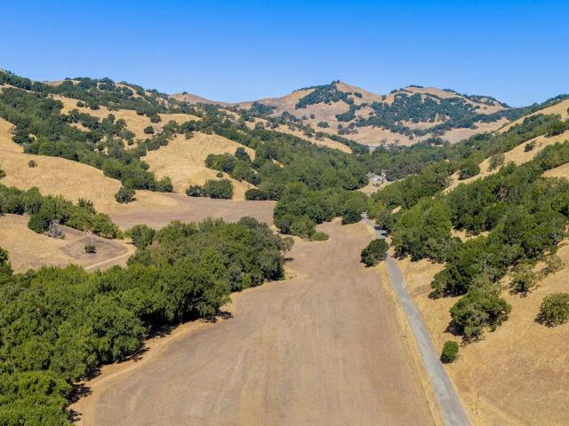 00 Novato Boulevard