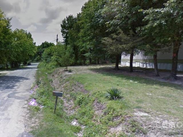 00 Oak Street N