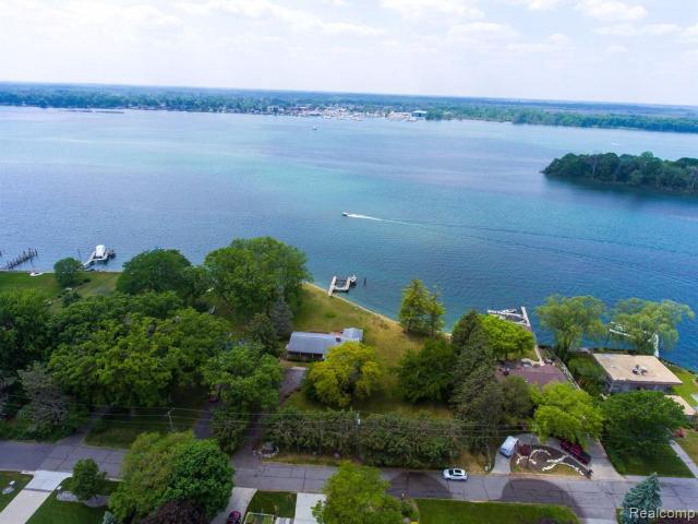 00 Swan Island Drive