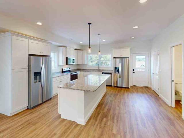 [01503F] 8 Bedroom Apartment for Rent at 1503 Forest Ave, Knoxville, TN 37916 Fort Sanders