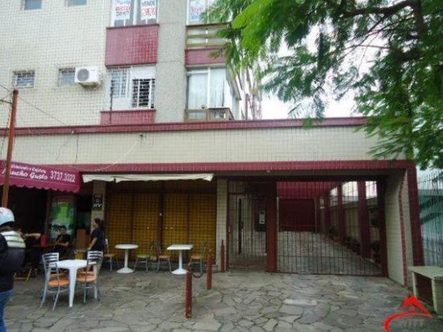 01 dormitório com 50 m2, prédio com elevador