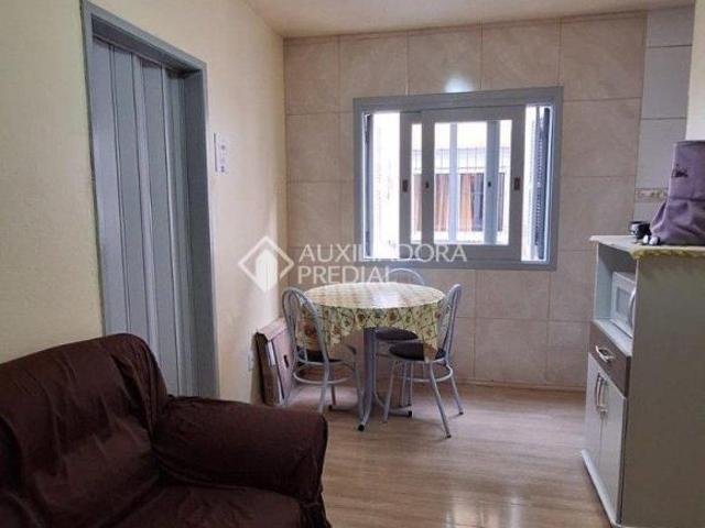 01 DORMITÓRIO SARANDI