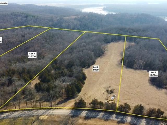 01 E Cedar Tree Ln, Hartsburg, MO 65039