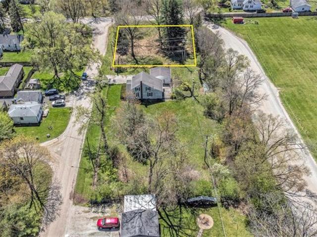 01 Hillcrest Dr, Whitmore Lake, MI 48189