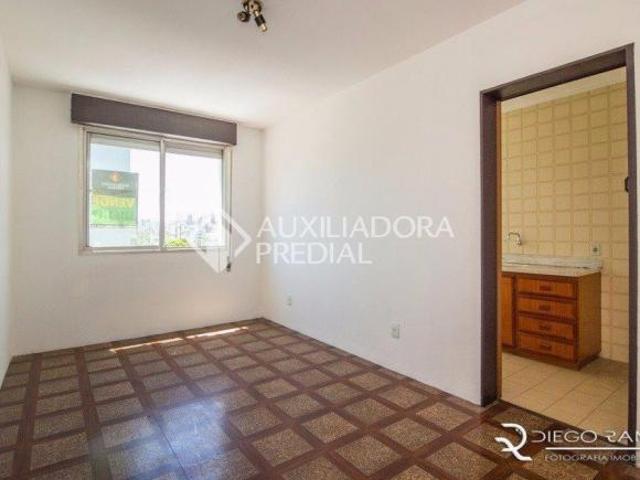 01 QUARTO EM PRÉDIO COM ELEVADOR E VAGA POR CONVENÇÃO