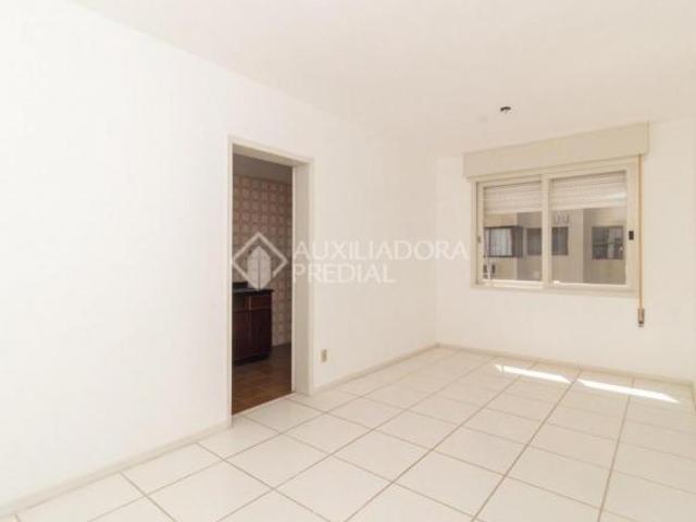 01 quarto no bairro Menino Deus