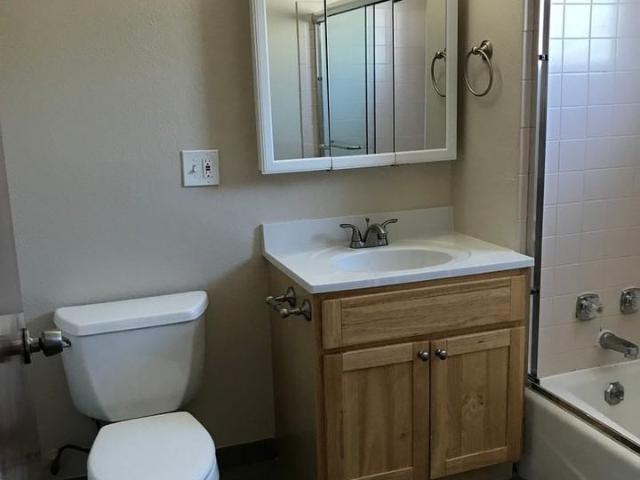 02943 2 Bedroom Apartment for Rent at 2943 Macarthur Blvd, Oakland, CA 94602 Dimond