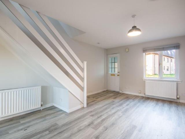 0295L East Farm of Gilmerton. 2 bed terraced house to rent £1,195 pcm £276 pw