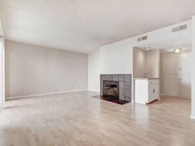 02 1133 16th St in Santa Monica
