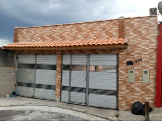 02 CASAS C/TERRAÇO+02 VAGAS COBERTAS NA VILA SILVIANIA CARAPICUÍBA R$ 390.000