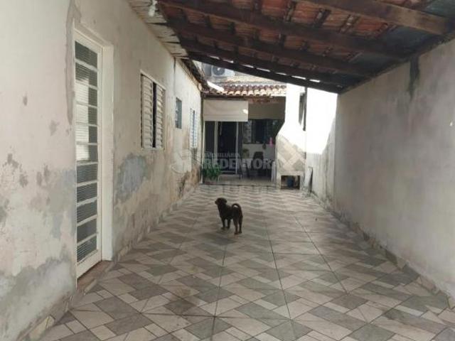 02 Casas sendo 1 térrea Frente e outra fundos sobradinho