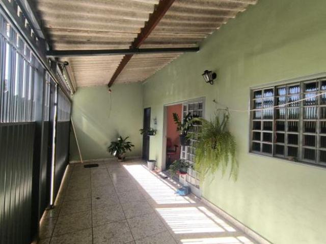 02 quartos Casa Samambaia Norte Samambaia DF Aceita Financiamento