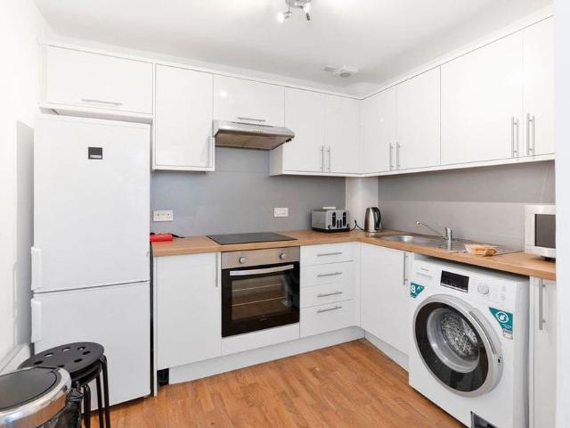 0310L Bryson Road, Edinburgh, EH11 1ED