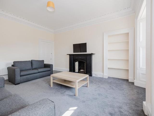 0323L Lutton Place, Edinburgh, EH8 9PD