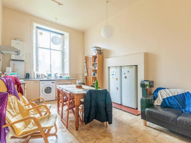 0335L Bruntsfield Place, Edinburgh. 5 bed flat to rent £3,625 pcm £837 pw