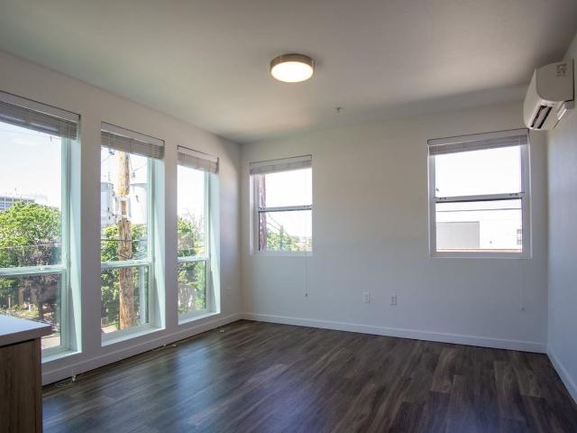 037 1834 Apartments 2 Bedroom Apartment for Rent at 1834 Nw 25th Ave, Portland, OR 97210 Northwest District