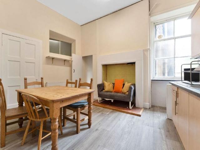 0395L Bruntsfield Place, Edinburgh, EH10 4DG