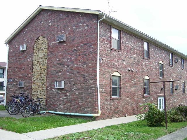 0406 E. 11th Street 1 Bedroom Apartment for Rent at 406 E 11th St, Bloomington, IN 47408 Old Northeast