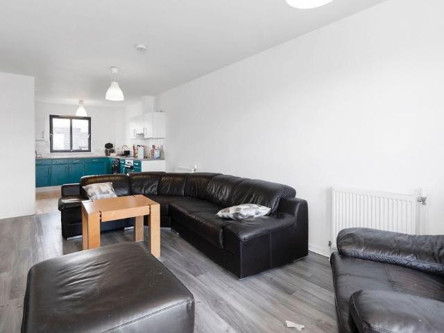 Harvesters Way, Edinburgh EH14, 2 bed flat to rent, £1,250 pcm | PrimeLocation