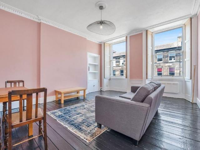 0457L Clerk Street, Edinburgh, EH8 9JB 2 bed flat to rent £1,525 pcm £352 pw
