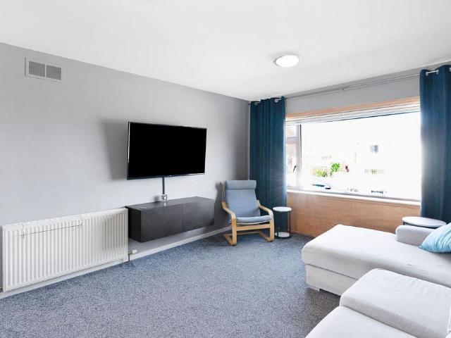 0452L Greenfield Road, Balerno, EH14 7HB 2 bed maisonette to rent £1,298 pcm £300 pw