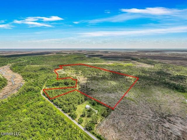 04 Bayou Cumbest Rd, Moss Point, MS 39562