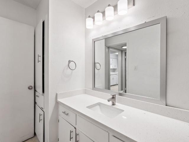 04 Flats 2 Bedroom Apartment for Rent at 1301 W Ben White Blvd, Austin, TX 78704 South Manchaca