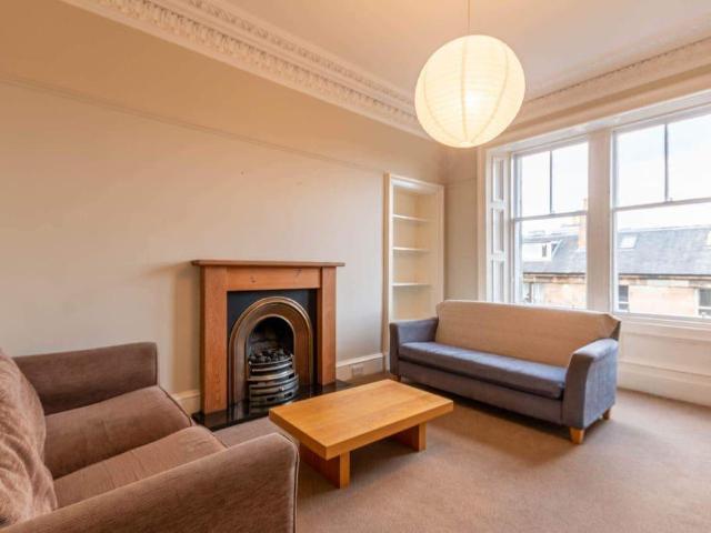 0612L Barclay Place, Edinburgh, EH10 4HW 3 bed flat to rent £2,175 pcm £502 pw