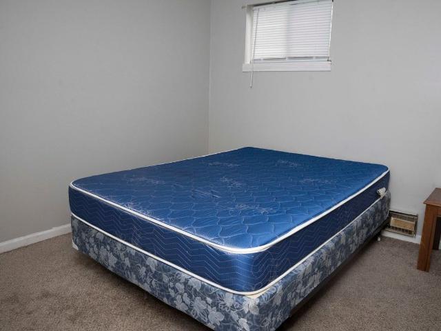 070 Woodcrest 2 Bedroom Apartment for Rent at 701 Hollycrest Dr, Champaign, IL 61821