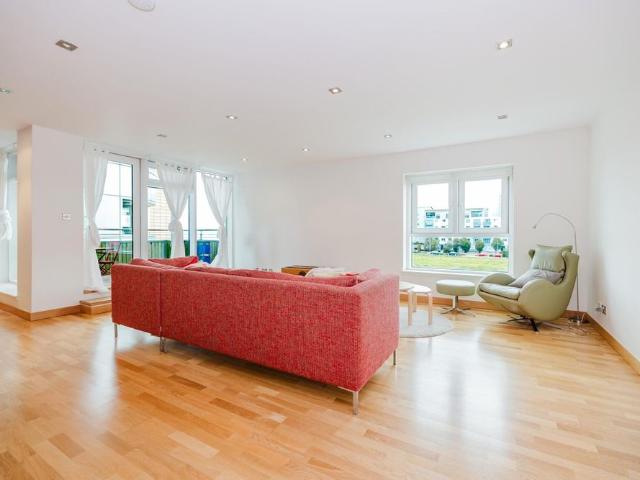 0723L Western Harbour Drive, Edinburgh, EH6 6LR