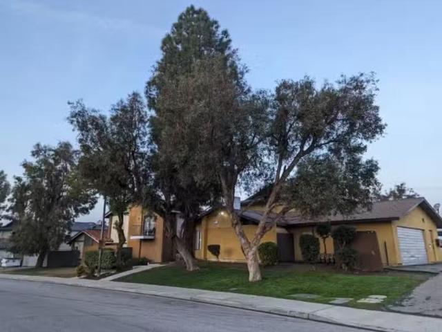 072 4413 Isla Verde Street 4413 Isla Verde St, Bakersfield.