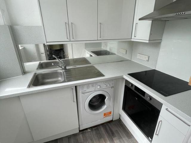 0834L Crighton Place, Edinburgh, EH7 4NY