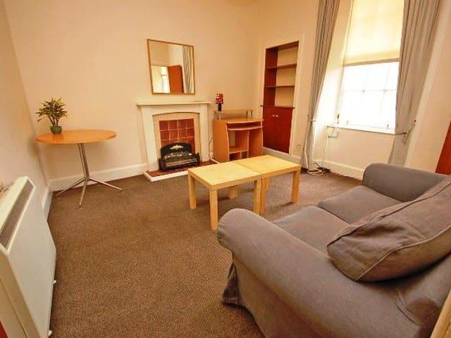0847L Sciennes, Edinburgh, EH9 1NL 1 bed flat to rent £1,000 pcm £231 pw