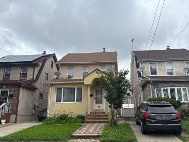 09 107th Avenue