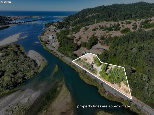 0 N Bank Rogue River