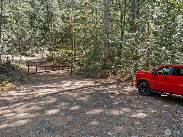 0 N White Tail Trail