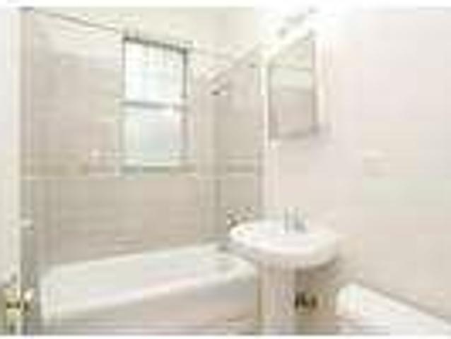 0 Bedroom 1 Bath In Chicago IL 60626