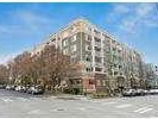 0 Bedroom 1 Bath In Seattle WA 98107