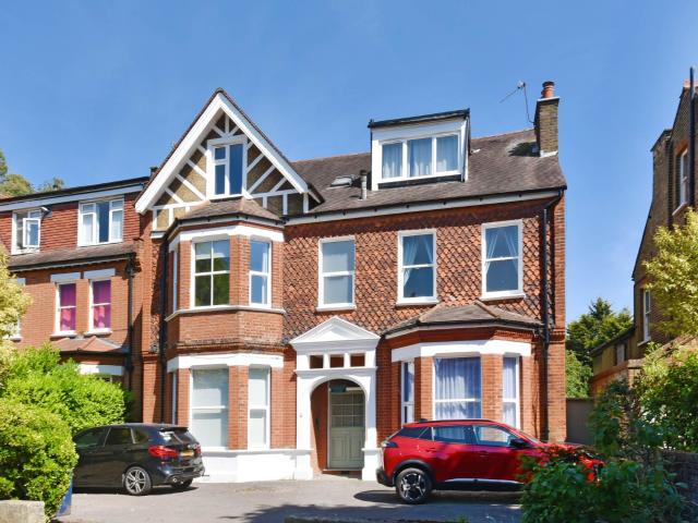 0 bedroom flat to let in W5