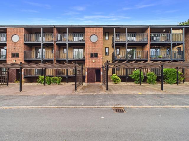 0 bedroom Studio flat to rent