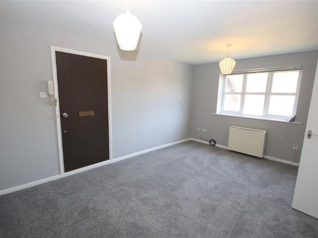 0 bedroom Studio to let