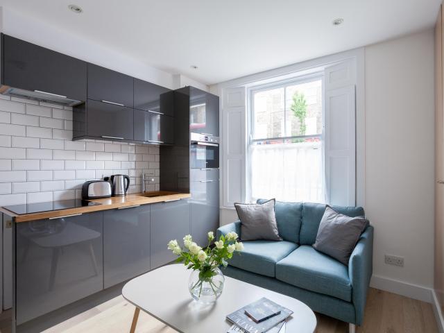 0 bedroom property in Caledonian Road, Islington, London, N1 £1,800 pcm | Chestertons
