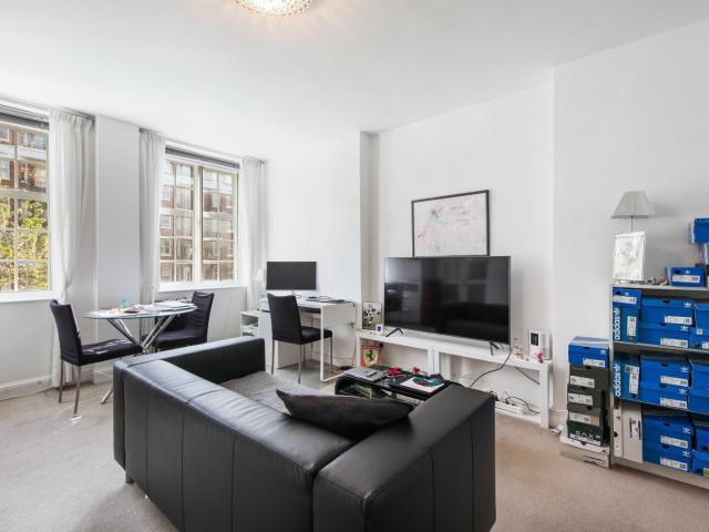 0 bedroom property in Mortimer Court, Abbey Road, St Johns Wood, London, NW8 £1,950 pcm | Chestertons