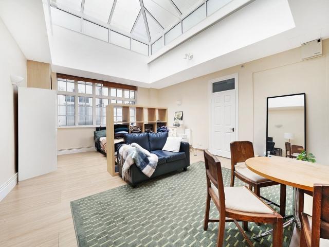 0 bedroom property in Mansell Street, Mansell Street, E1 £1,900 pcm | Chestertons