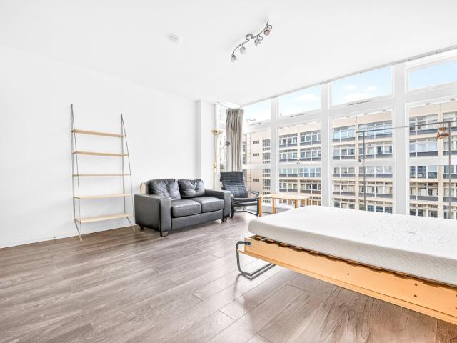 0 bedroom property in Metro Central Heights, 119 Newington Causeway, London, SE1 £2,000 pcm | Chestertons
